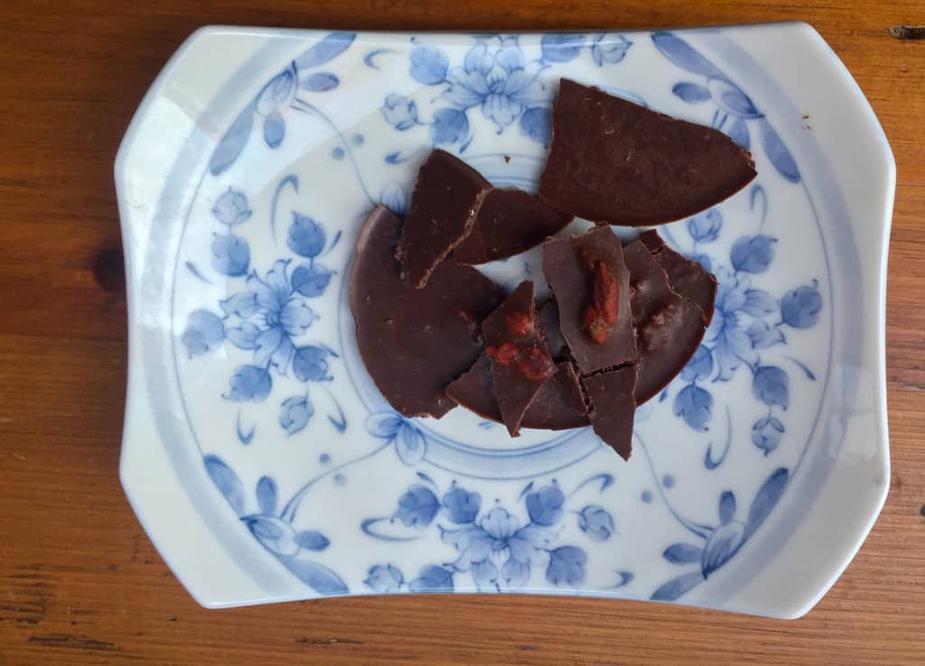 5-Minute Goji Berry Chocolate - Kate-Cooks